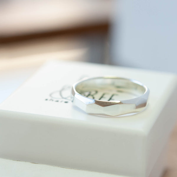 Milan Ring – Belle & Bee